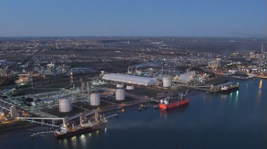 Por qué es importante que la Planta de GNL de YPF se instale en Bahía ...